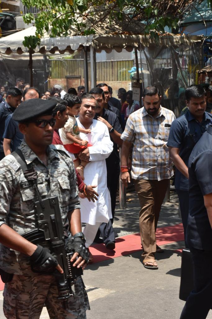 The Ambani Family visits Siddhivinayak Temple, Mom-to-be Shloka Ambani ...