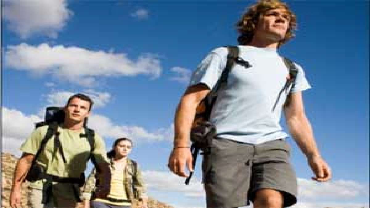 Traval Tips: ഈ ചൂട് കാലത്ത് പറക്കാം, ഇന്ത്യയിലെ ഈ സുന്ദര സ്ഥലങ്ങളില് ...