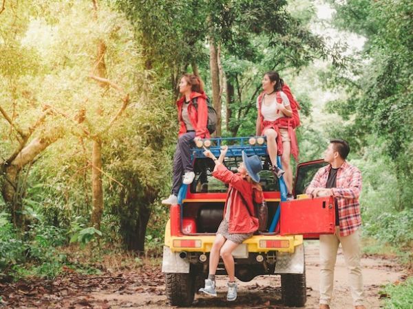 Traval Tips: ഈ ചൂട് കാലത്ത് പറക്കാം, ഇന്ത്യയിലെ ഈ സുന്ദര സ്ഥലങ്ങളില് ...