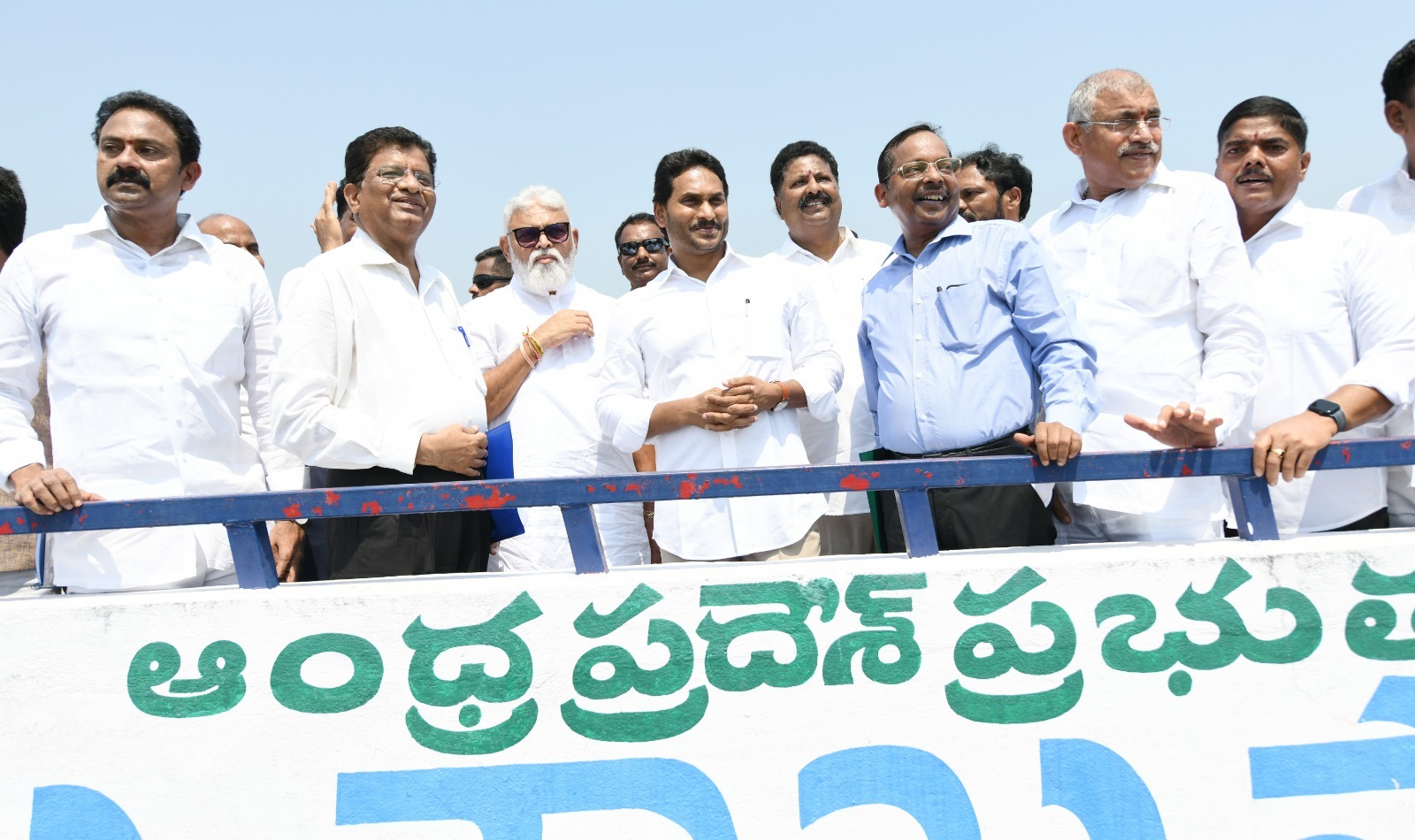 పోలవరంలో సీఎం జగన్ పర్యటన.. ప్రాజెక్టు పనులపై సమీక్ష.. | AP CM Jagan ...