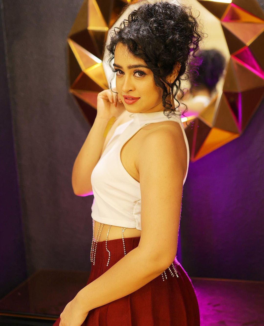 లేలేత అందాల షోతో మైమరిపిస్తున్న అస్పర రాణి | Actress Apsara Rani Mind ...