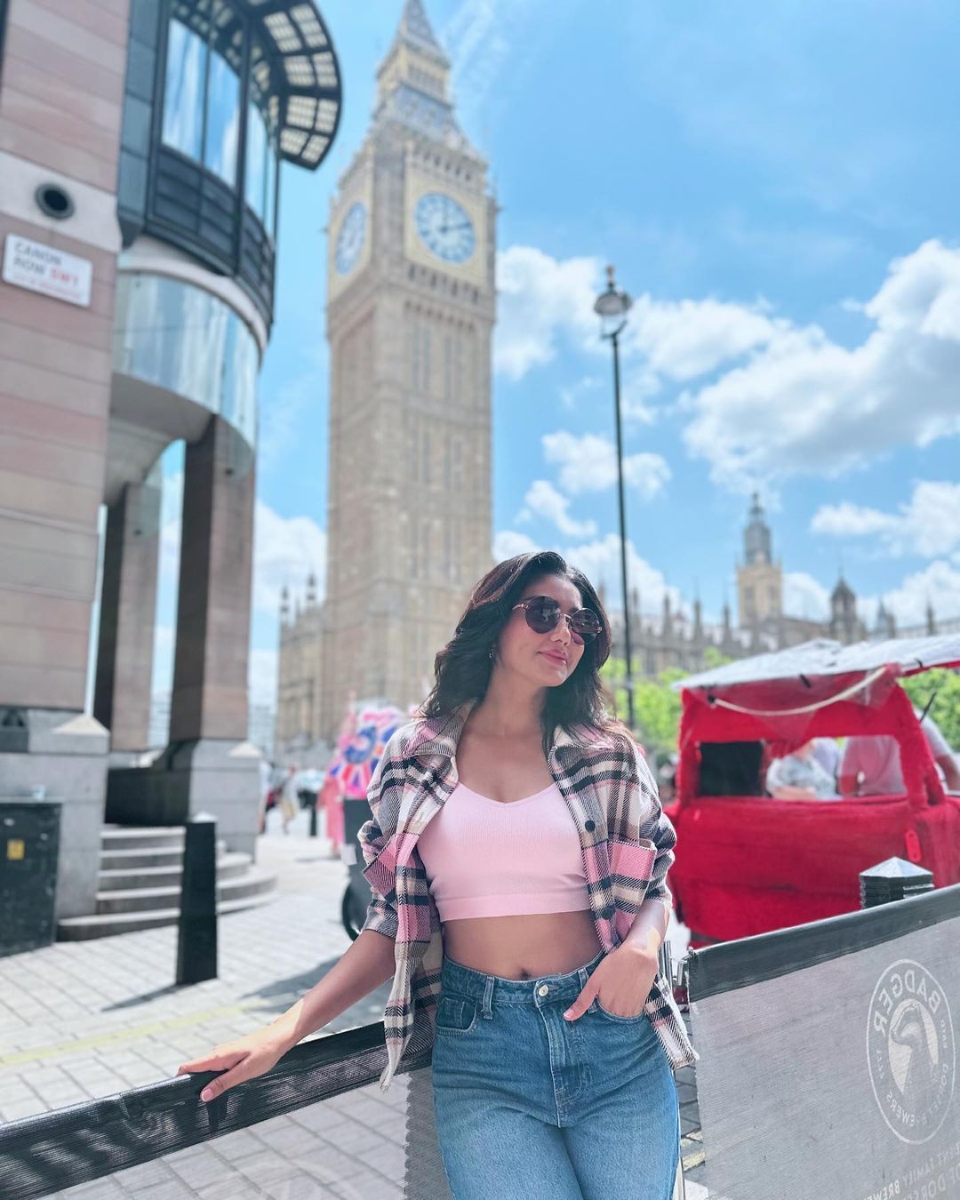 ఒంపు సొంపులతో కుర్రకారును అట్రాక్ట్ చేస్తున్న సనా మక్బూల్. | Actress ...