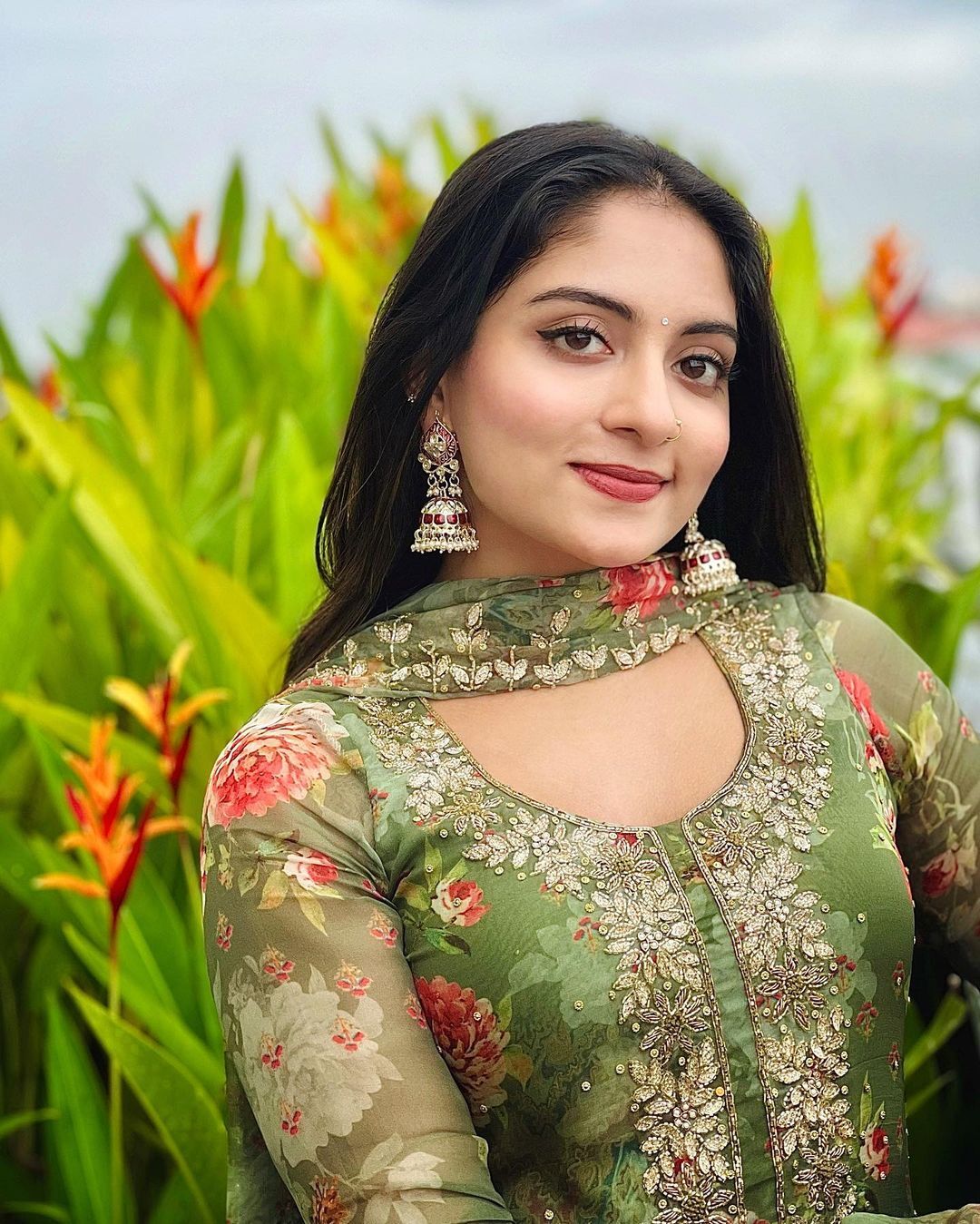 ബീച്ചില്‍ അടിച്ചുപൊളിച്ച് ഇഷാനി കൃഷ്ണ: ഉടന്‍ സിനിമയിലേക്ക് എത്തുമോയെന്ന് പ്രേക്ഷകർ | Actress ...