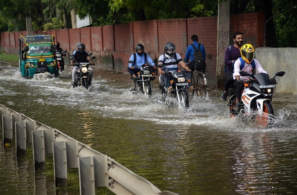 Heavy Rainfall During the onset of Monsoon In Gurugram; See Visuals ...