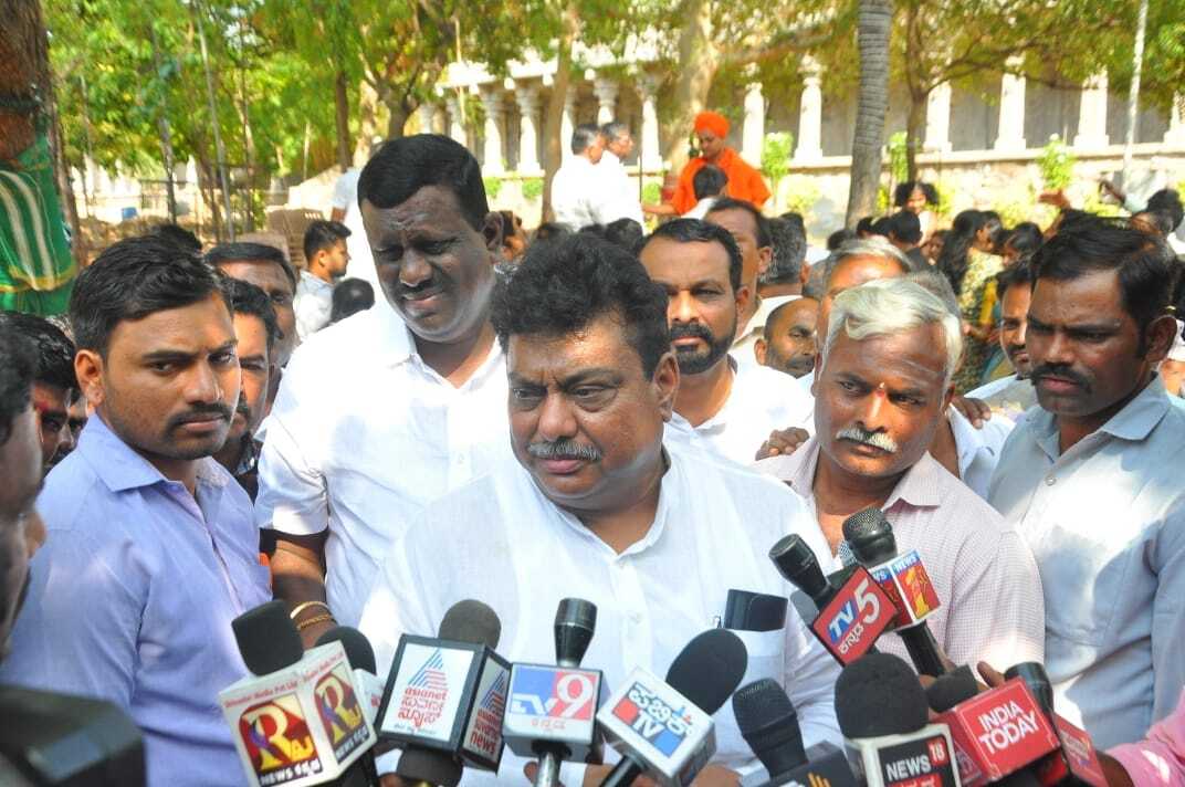 ಕೊಪ್ಪಳದ ಗವಿಮಠಕ್ಕೆ ಸಚಿವ ಎಂ. ಬಿ. ಪಾಟೀಲ್ ಭೇಟಿ | Minister MB Patil Visits ...