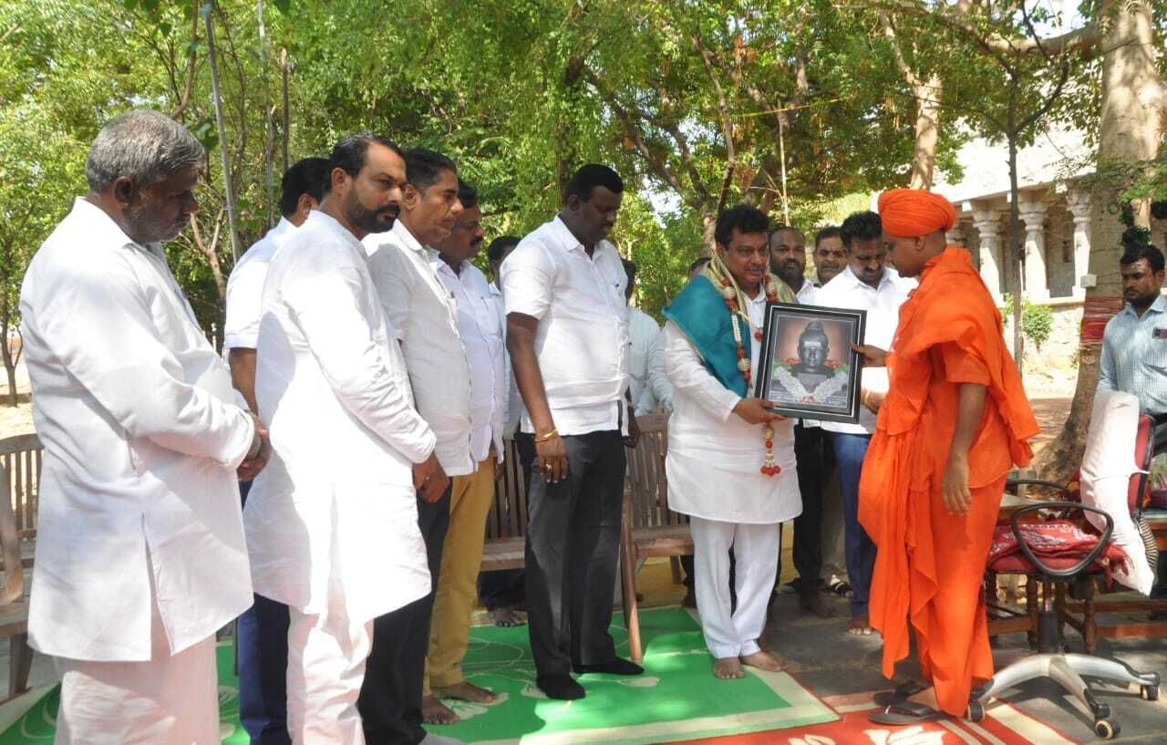 ಕೊಪ್ಪಳದ ಗವಿಮಠಕ್ಕೆ ಸಚಿವ ಎಂ. ಬಿ. ಪಾಟೀಲ್ ಭೇಟಿ | Minister MB Patil Visits ...