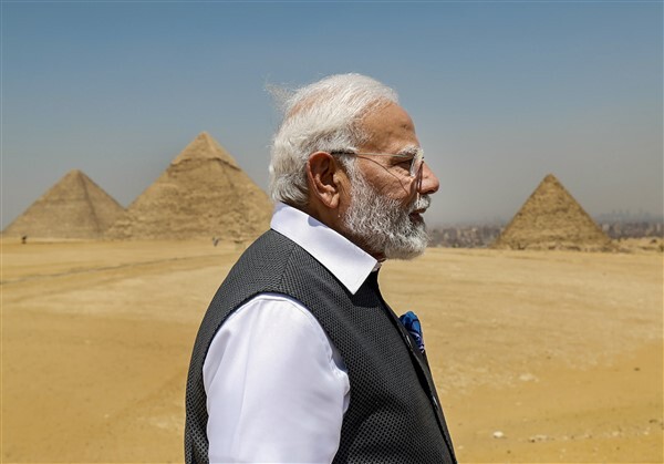 Narendra Modi Visit the Great Pyramid of Giza With Egyptian PM Mostafa ...