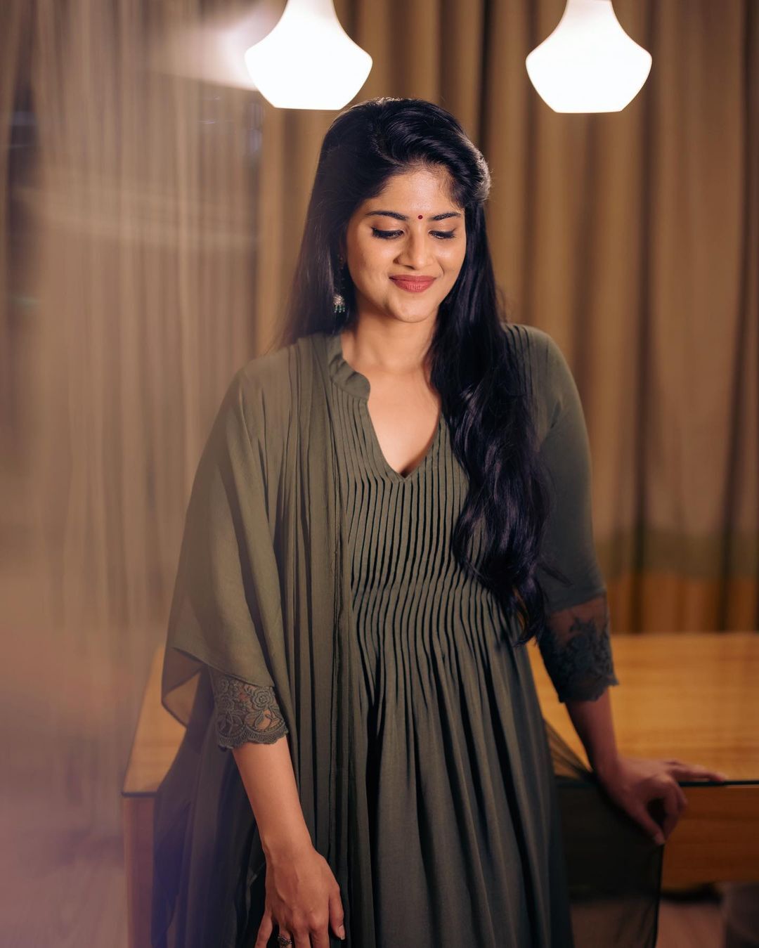 photos : விடுமுறையை கழிக்க வெளிநாடு சென்ற சிம்பு பட நடிகை.. இப்ப எந்த ...