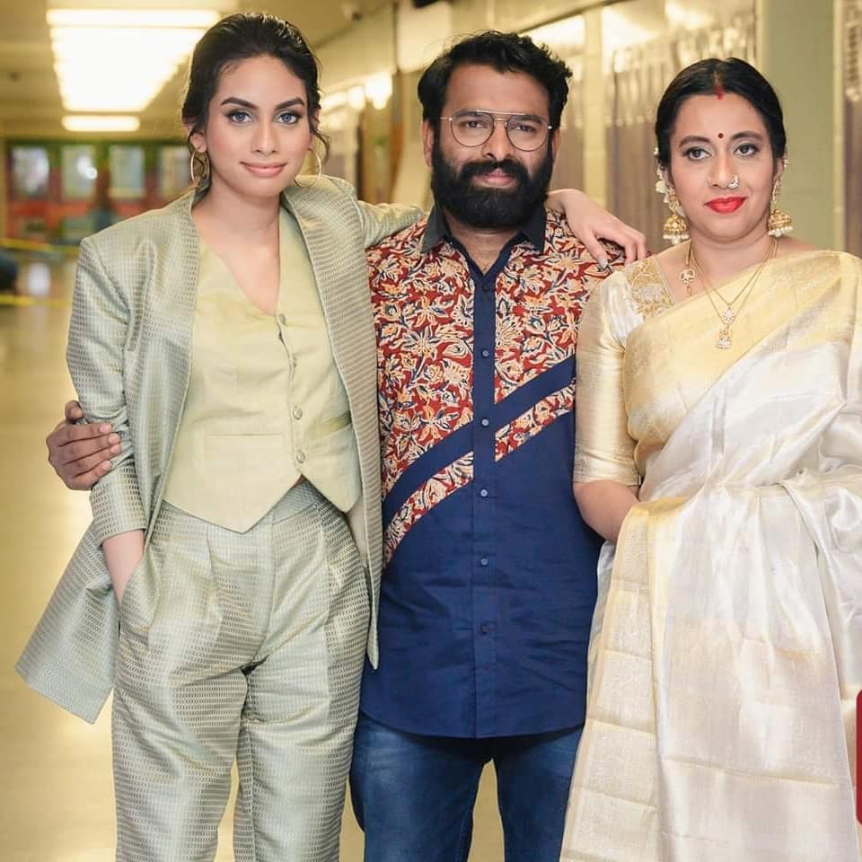 photos : பிரபல இசையமைப்பாளரின் மனைவியா இவங்க.. இந்த பாடல் அவர் ...