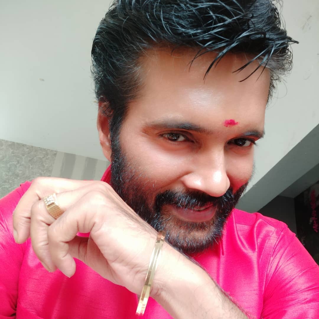 PHOTOS : மலையாள சினிமாவில் களம் இறங்கிய 'பாக்கியலட்சுமி' சீரியல் நடிகர் ...