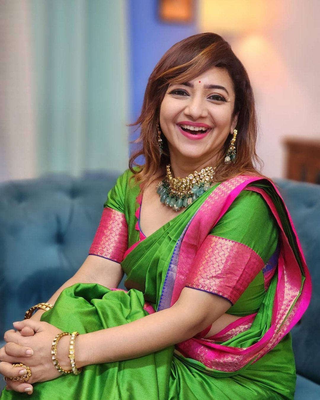 photos : 'அம்மாவின் கஷ்டத்தை தெரிந்துகொள்ள வீட்டை இடித்தேன்' பிரபல ...