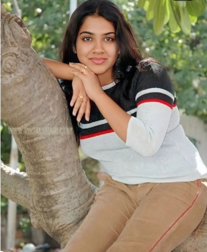 PHOTOS : 'காதல்' சந்தியாவை நியாபகம் இருக்கா? இப்போ எப்படி இருக்காங்கனு ...