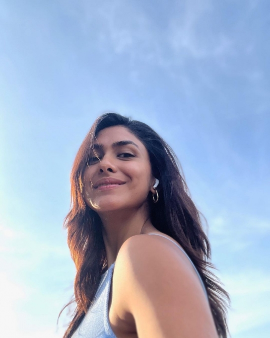 photos: 'சீதா ராமன்' பட நடிகையின் வளர்ப்பு மகனை பார்த்துள்ளீர்களா ...