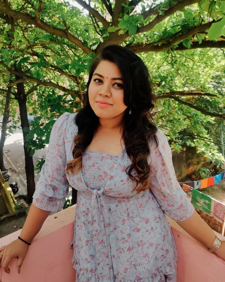 PHOTOS: மாடர்ன் உடையில் கலக்கும் விஜய்யின் ரீல் தங்கை.. யாருனு ...