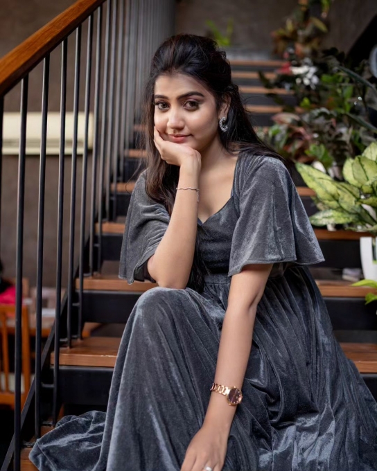 photos: சீரியல் நடிகை சைத்திராவின் ரீல் தங்கச்சியா இவங்க.. இதுக்கு ...