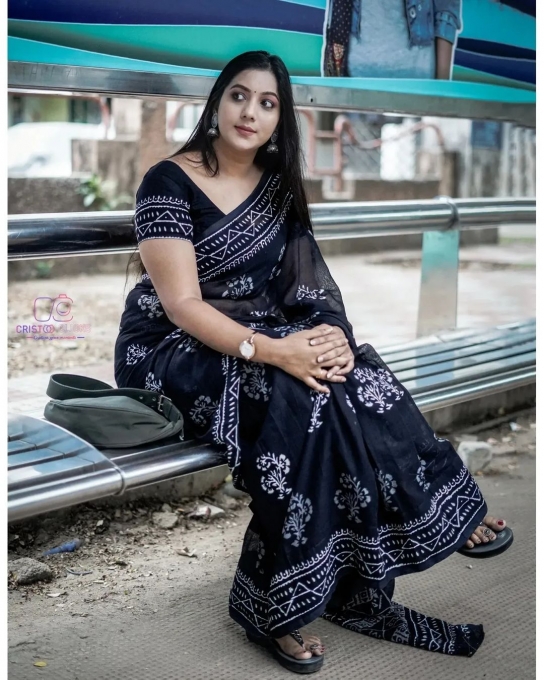 photos: கன்னத்தில் முத்தமிட்டாள் சீரியலில் அம்மாவாக நடிச்சது இவங்களா ...