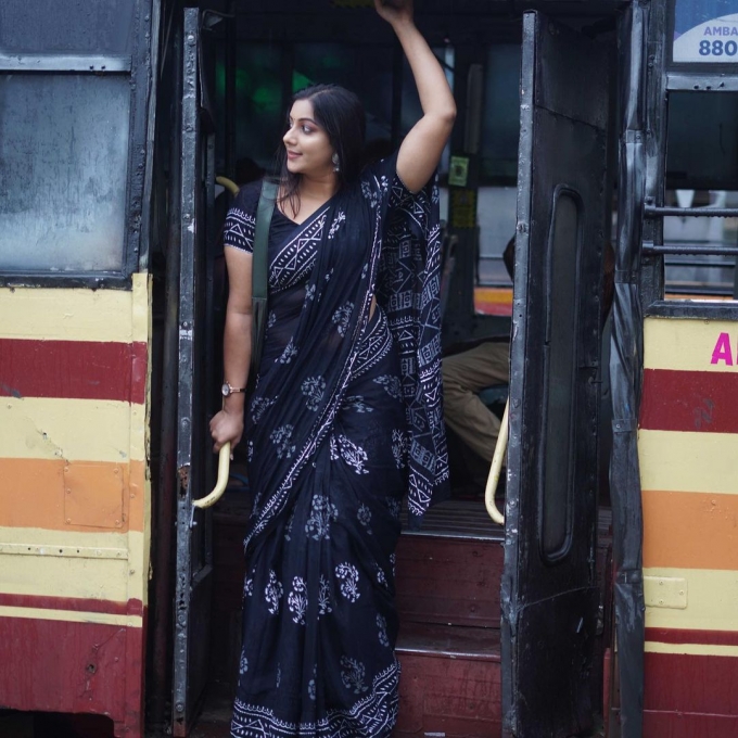 photos: கன்னத்தில் முத்தமிட்டாள் சீரியலில் அம்மாவாக நடிச்சது இவங்களா ...