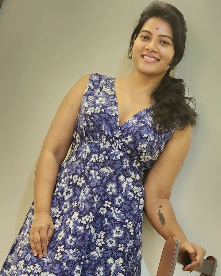 PHOTOS: சுடிதாரில் கலக்கும் மாரி செல்வராஜ் பட நடிகை.. திணறும் ரசிகர்கள் ...