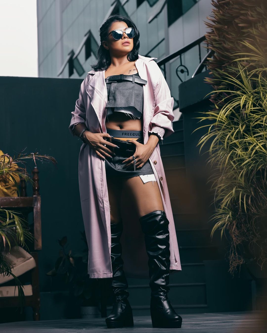 photos: ஸ்டைல் எல்லாம் நல்லதா இருக்கு.. நடை சரியில்லையே!.. கலாய்த்த நெட்டிசன்.. தரமான ரிப்ளே ...