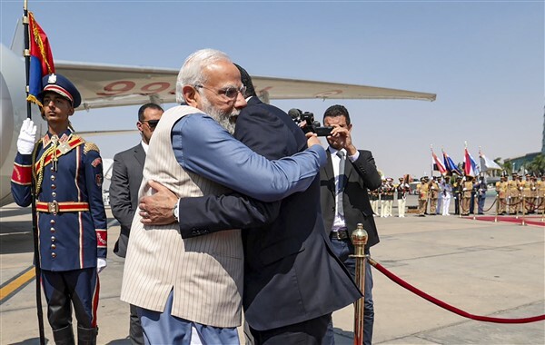 Prime Minister Narendra Modi Arrives At Egypt; See Visuals - Oneindia