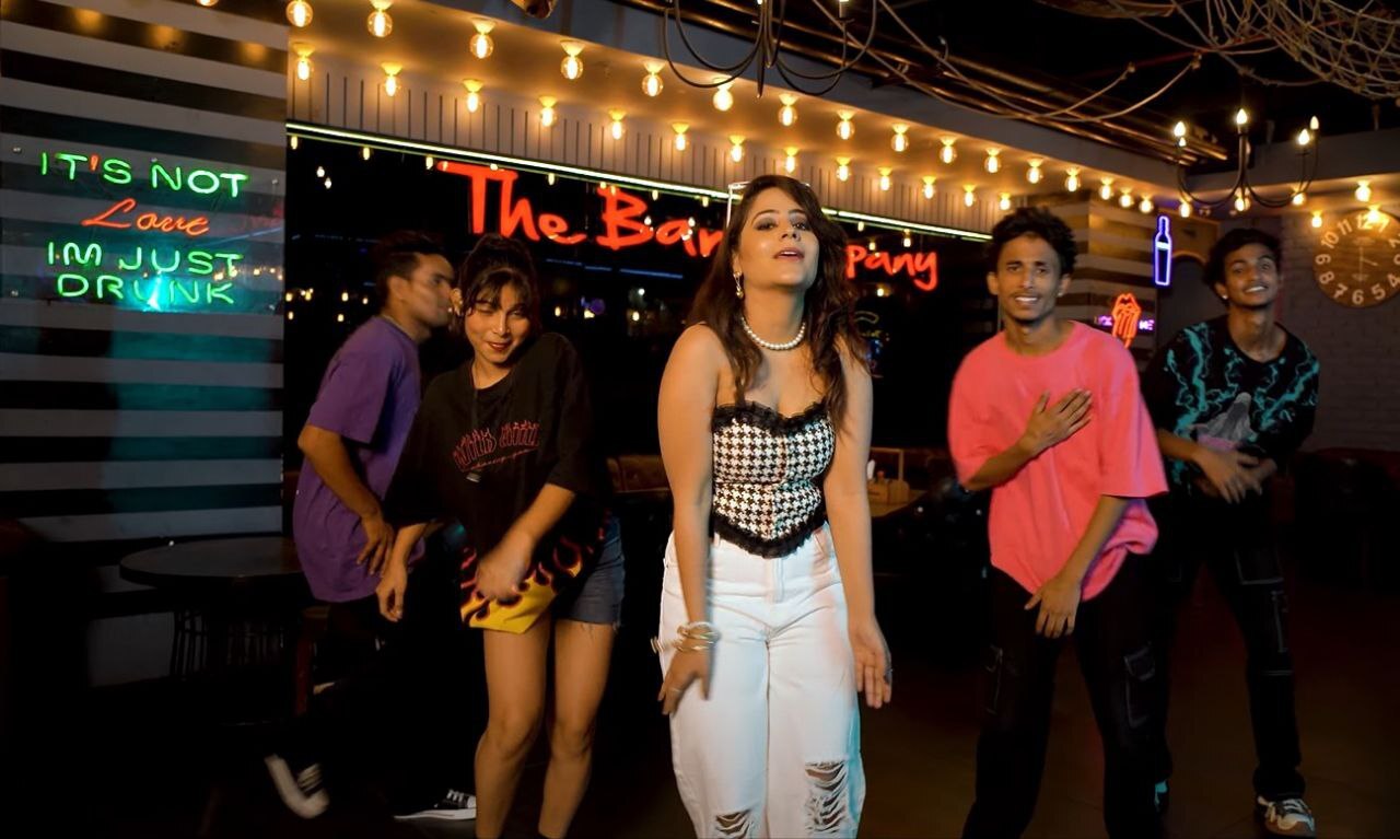 Photos: यूथ को आकर्षित करने वाला रैपर अपूर्व ट्रिपी का नया गाना ...