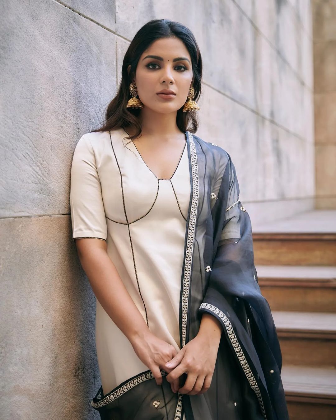 Samyuktha Menon: സിംപിൾ ബ്യൂട്ടി... ചുരിദാറിൽ കലക്കൻ ലുക്കിൽ സംയുക്ത; ഇ ...