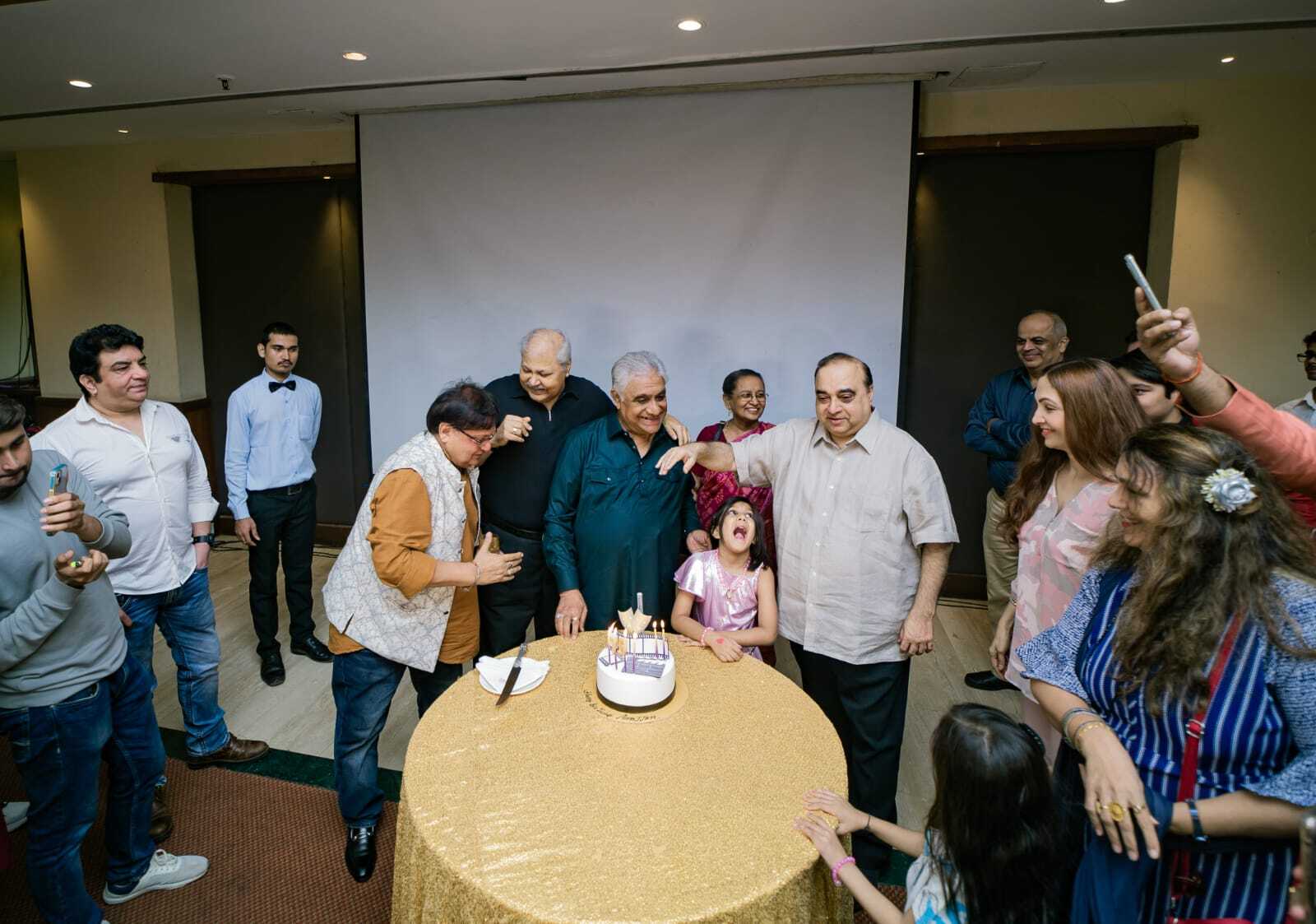 Wagle Ki Duniya: 75 साल के हुए टीवी के 'वागले साहब', पत्नी को दिया ...