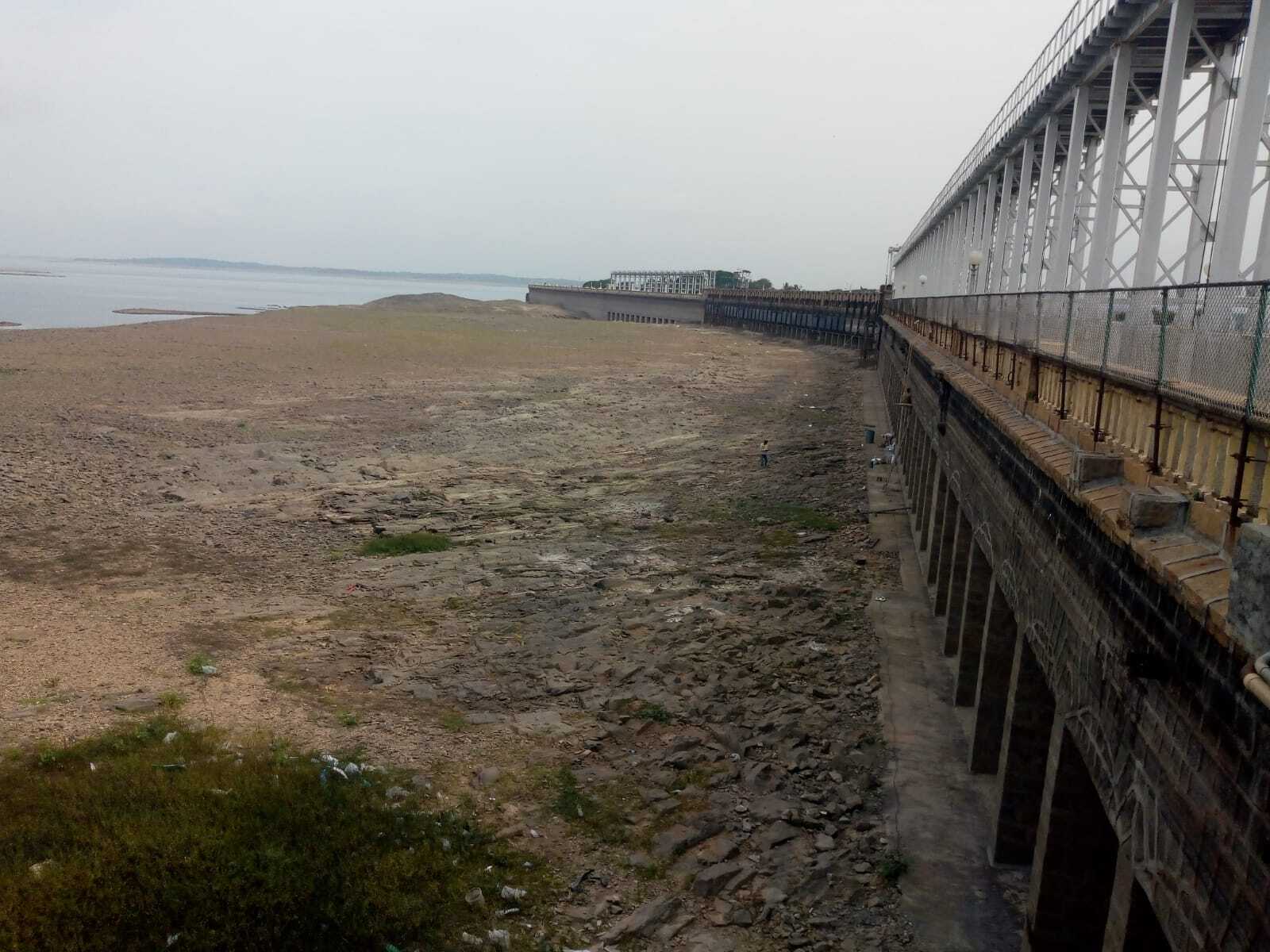 ರಾಜ್ಯದಲ್ಲಿ ಮಳೆ ಕೊರತೆ: ಕೆಆರ್‌ಎಸ್‌ ಒಡಲು ಬರಿದಾಗುತ್ತಿರುವ ಚಿತ್ರಣ! | Water ...