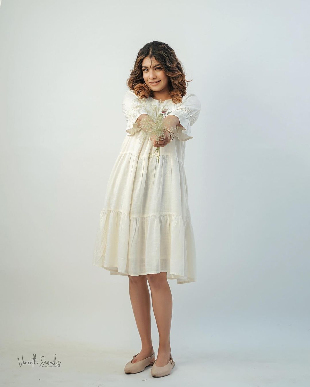 Dilsha Prasanann: ദിൽഷയ്ക്ക് വിവാഹം...? വധുവിനെപ്പൊലെ അണിഞ്ഞൊരുങ്ങി താരം; ആരാധകരെ ഞെട്ടിച്ച് ...