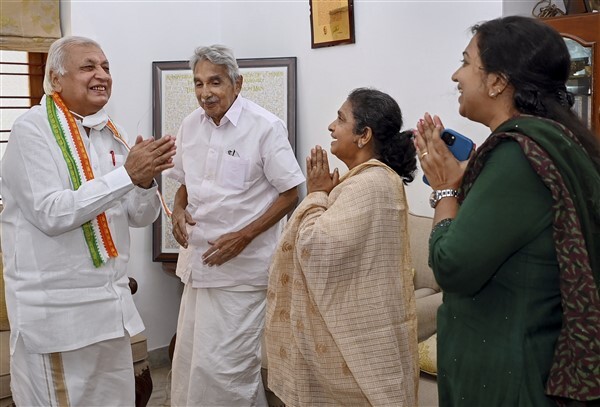 File Photos Of Former CM Oommen Chandy; Passed away at the age of 79 ...