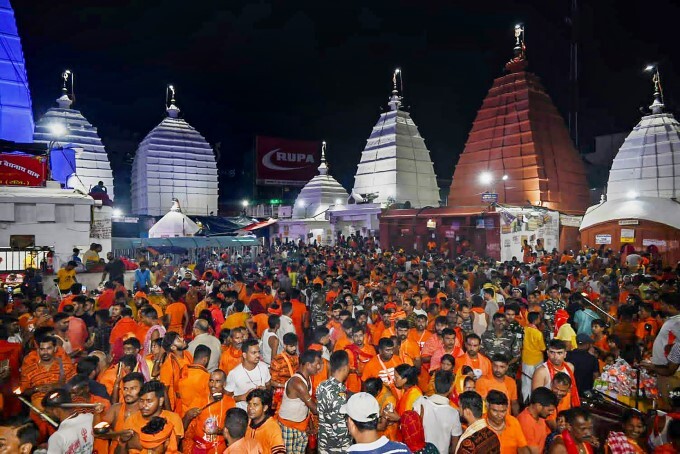 ಶ್ರಾವಣ ಮಾಸದ ಮೊದಲ ಸೋಮವಾರ: ದೇಶದೆಲ್ಲೆಡೆ ಶಿವನ ಆರಾಧನೆ | First Monday Of The ...