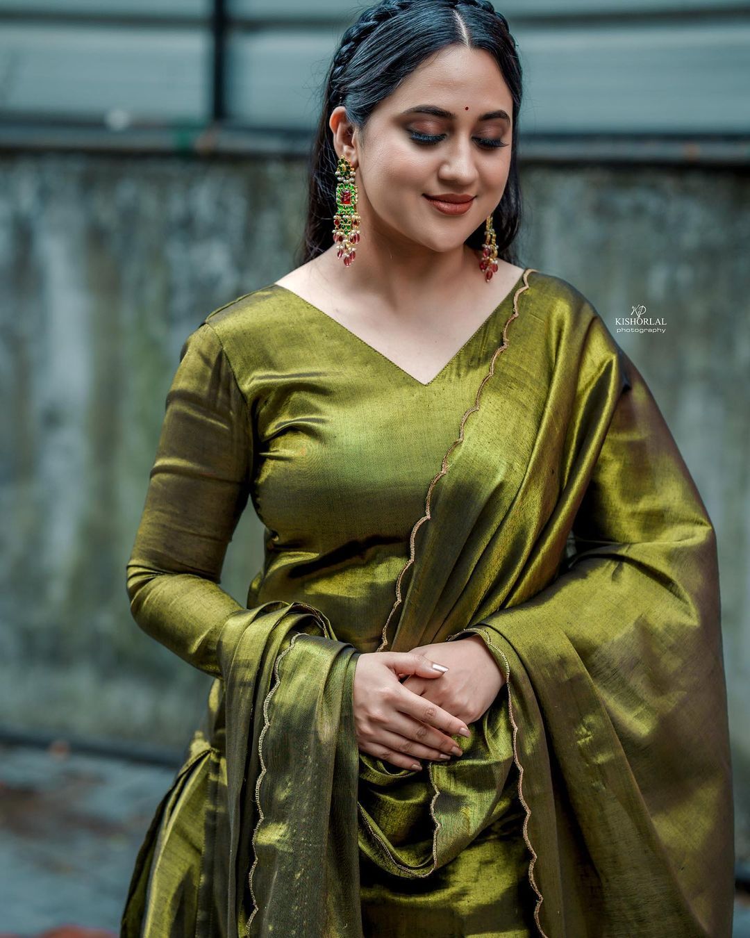 Miya George: കളർഫുള്ളാണ് ലൈഫ്... കിടിലൻ ലുക്കിൽ മിയ ജോർജ്; സോഷ്യ ...