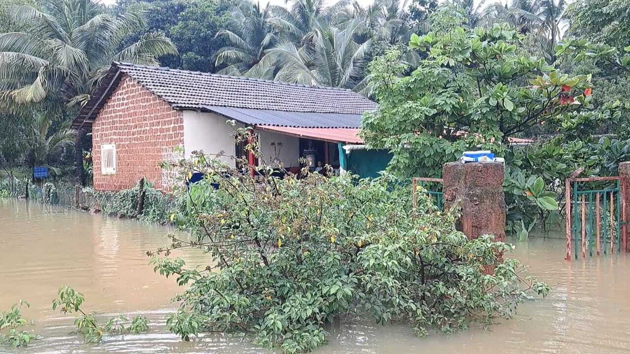 Monsoon Rain effect: ಉತ್ತರ ಕನ್ನಡ ಜಿಲ್ಲೆಯಲ್ಲಿ ವರುಣ ಸೃಷ್ಟಿಸಿದ ಅವಾಂತರಗಳು ...