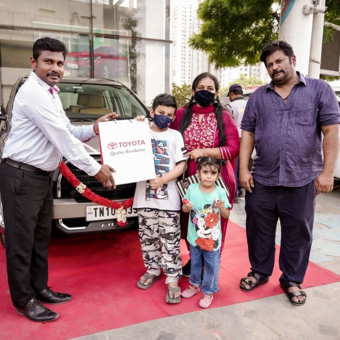 PHOTOS: புது கார் வாங்கிய குக் வித் கோமாளி பிரபலம்.. விலை எவ்வளவுன்னு ...