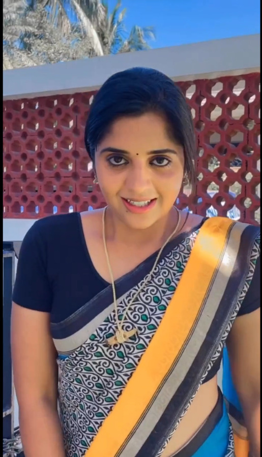 photos: ஏம்மா.. உனக்கு கல்யாணம் இப்படி ஆயிடிச்சேன்னு வருத்தத்துல இருக்கோம்.. இன்ஸ்டா ரீல்ஸ் ...