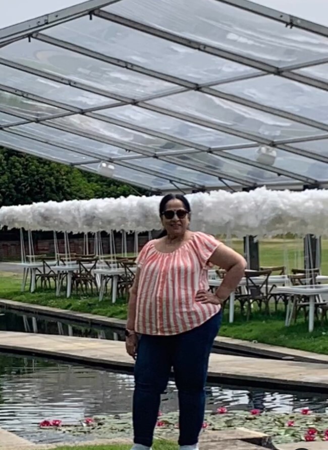 PHOTOS: மாடர்ன் உடையில் ஜாலியாக ஊர் சுற்றும் 'எதிர்நீச்சல்' விசாலாட்சி ...