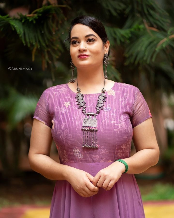 PHOTOS: பிக் பாஸ் பிரபலம் சுஜா வருணியின் லேட்டஸ்ட் புகைப்படங்கள் ...