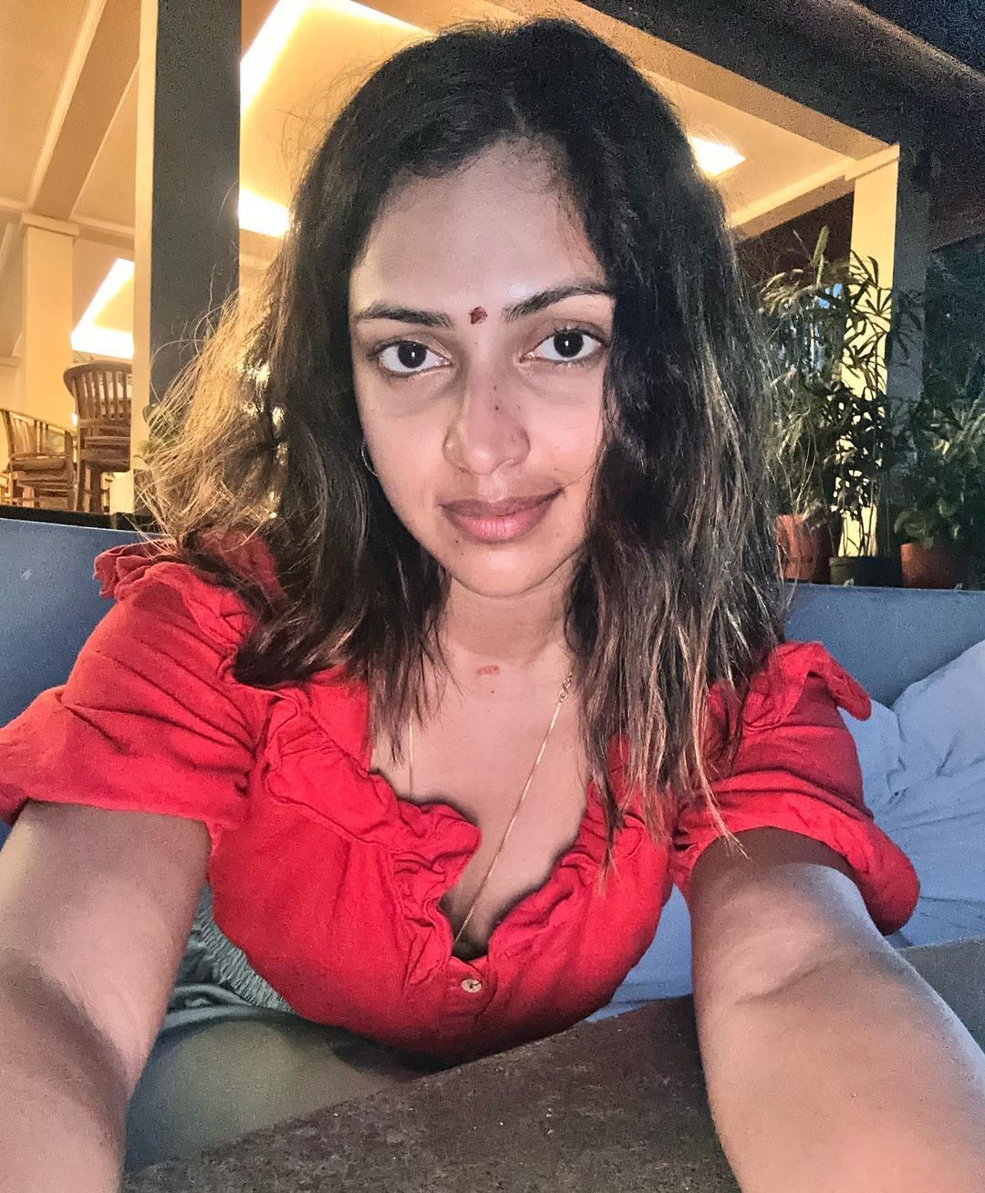 PHOTOS: பேக் டூ பார்ம்.. இன்ஸ்டாவிற்கு திரும்பி வந்த தனுஷ் பட நடிகை ...