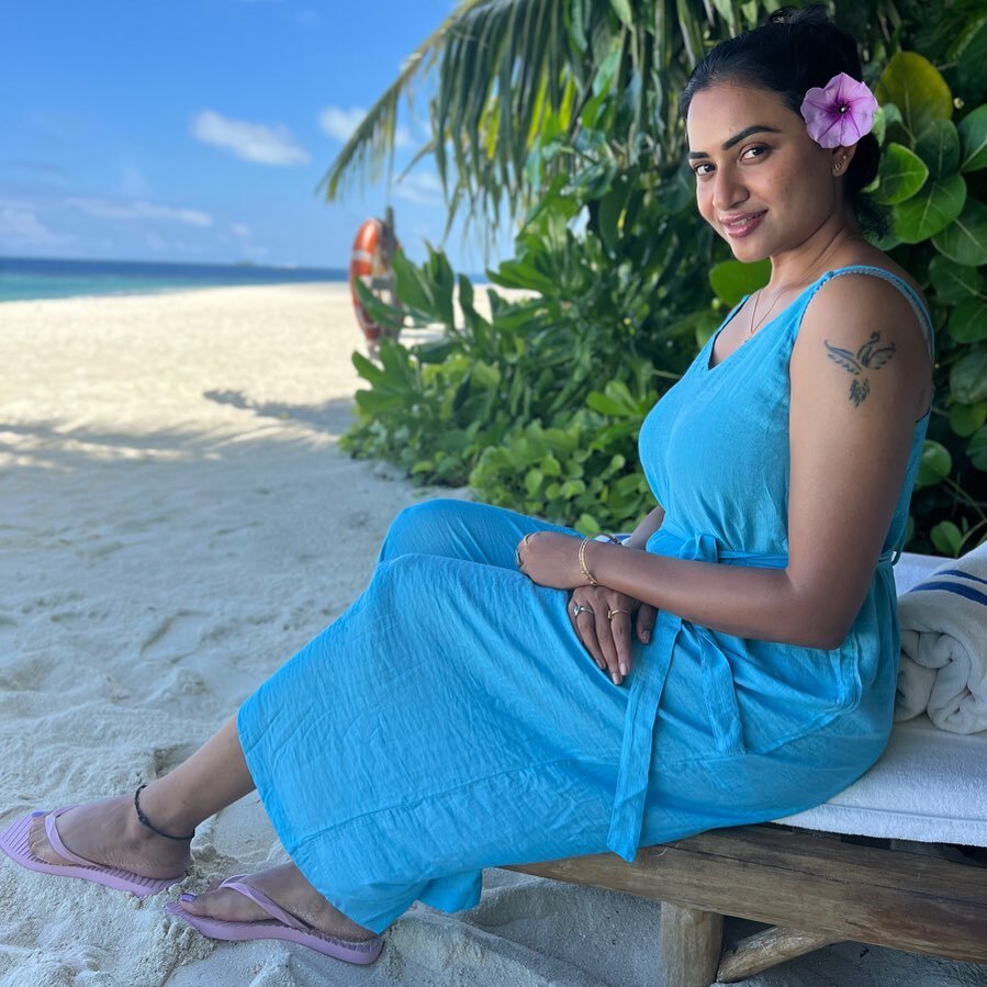 PHOTOS: சீரியல் நடிகையா இவங்க? டாப் நடிகைகளை ஓரம் கட்டிய ஜனனி அசோக் குமாரின் லேட்டஸ்ட் ...