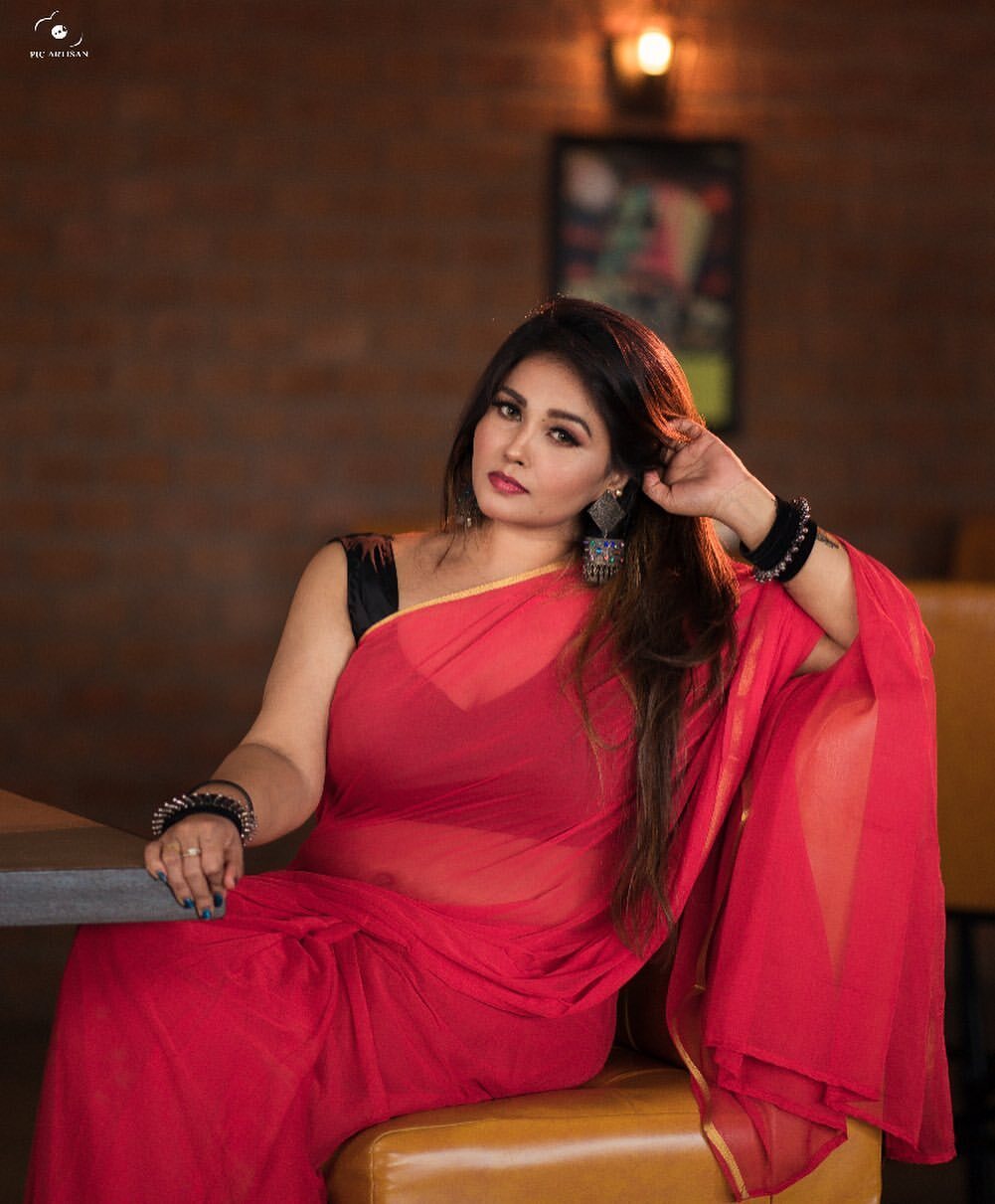 PHOTOS: வேலைக்காரன் சீரியல் வில்லி புவனாவா இது.. இத்தனை படங்கள் ...