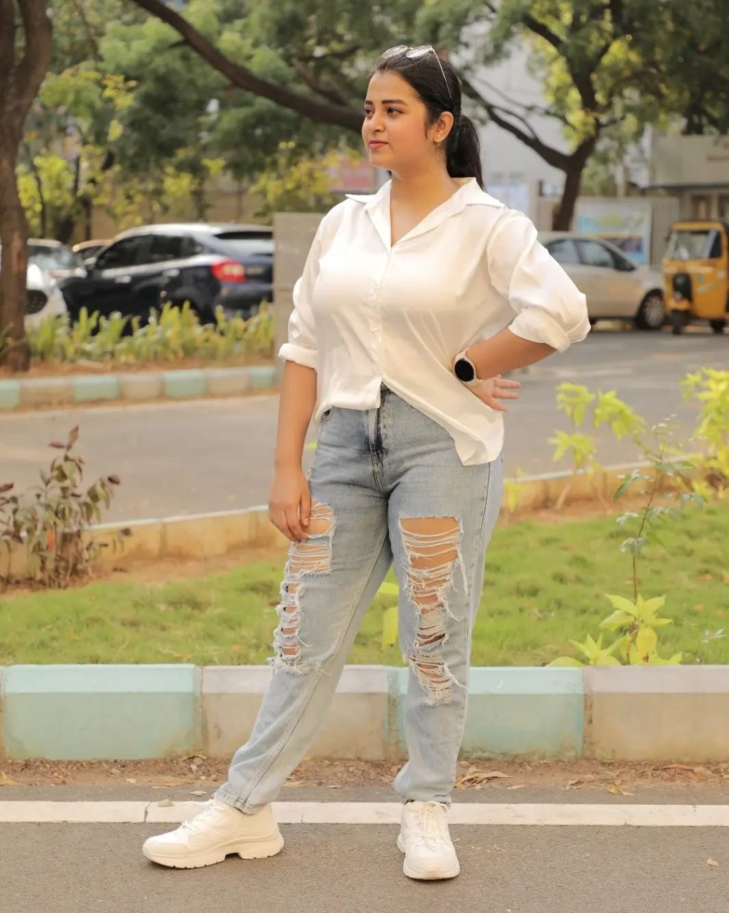 PHOTOS: நாய் குட்டி ஒன்றை புதிதாக வாங்கிய சுந்தரி சீரியல் நடிகை ...