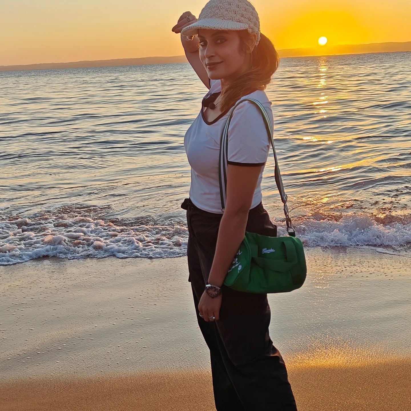 PHOTOS: இது வித்தியாசமான வொர்கவுட்டா இருக்கே.. குக் வித் கோமாளி ...