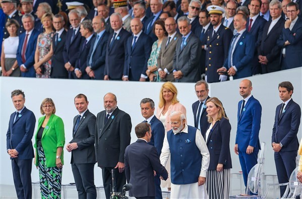 Prime Minister Narendra Modi at Bastille Day Parade In France - Oneindia