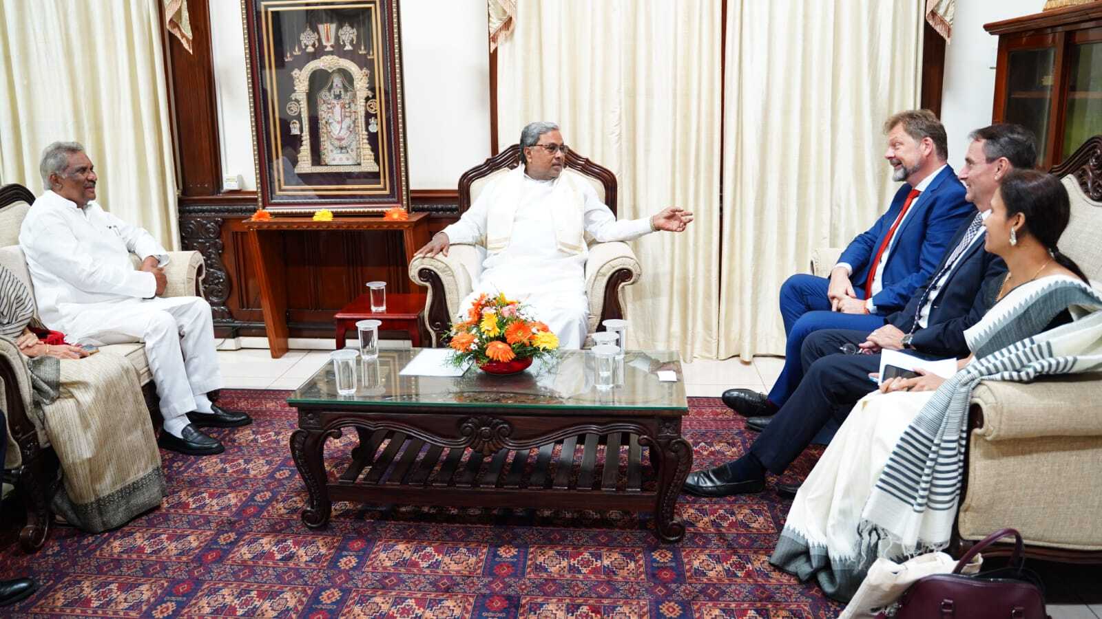 ಡಾ. ಫಿಲಿಪ್ ಆಕರ್ ಮನ್ ಅವರನ್ನು ಭೇಟಿ ಮಾಡಿದ ಸಿದ್ದರಾಮಯ್ಯ | Siddaramaiah Met German Ambassador Philip ...