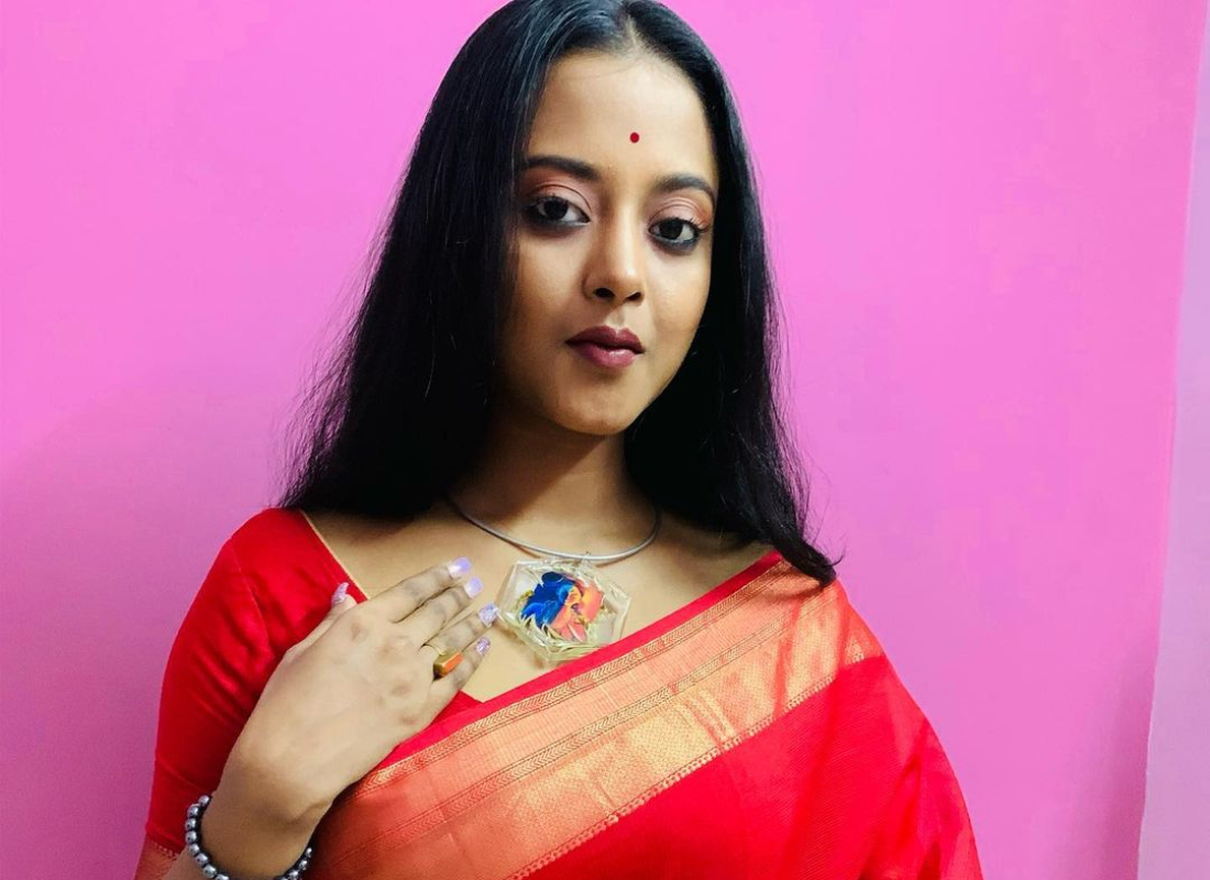 টেলি অভিনেত্রী শ্রুতির রূপে কাত ফ্যানেরা, নয়া পোজে ভাইরাল অভিনেত্রীর ছবি | Hindi Television ...