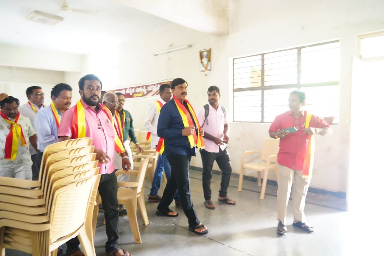 ಗಂಗಾವತಿ ಕನ್ನಡ ಸಾಹಿತ್ಯ ಪರಿಷತ್ ಭವನಕ್ಕೆ ಶಾಸಕ ಗಾಲಿ ಜನಾರ್ದನ ರೆಡ್ಡಿ ಭೇಟಿ ...