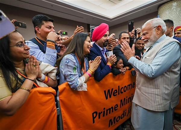 In Pics: Indians Showcased a Heartwarming Welcome for PM Narendra Modi ...