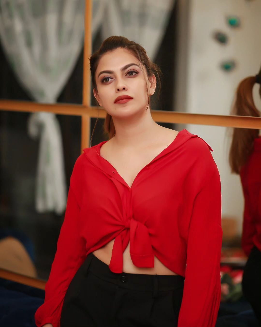 Anusree: റെഡിൽ പുത്തൻ സ്റ്റൈൽ പിടിച്ച് അനുശ്രീ... മേക്കോവറിന് കയ്യടിച്ച് മലയാളികൾ, ചിത്രങ്ങ ...