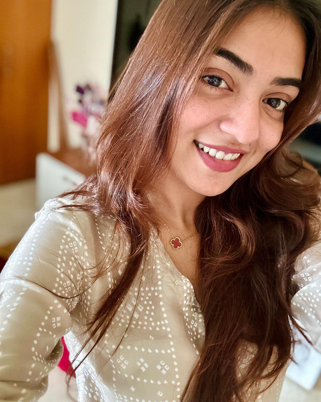Nazriya Nazim: ബാക്ക്‌ലെസ്സ് ടോപ്പുമണിഞ്ഞ് ഗ്ലാമറസ്സ് ലുക്കില് ...