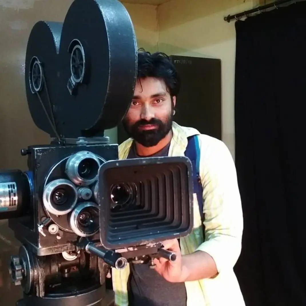 OI Exclusive: 'Mutton Champaran' के डायरेक्टर रंजन के बारे में तस्वीरों से जानिए कुछ ख़ास | OI ...